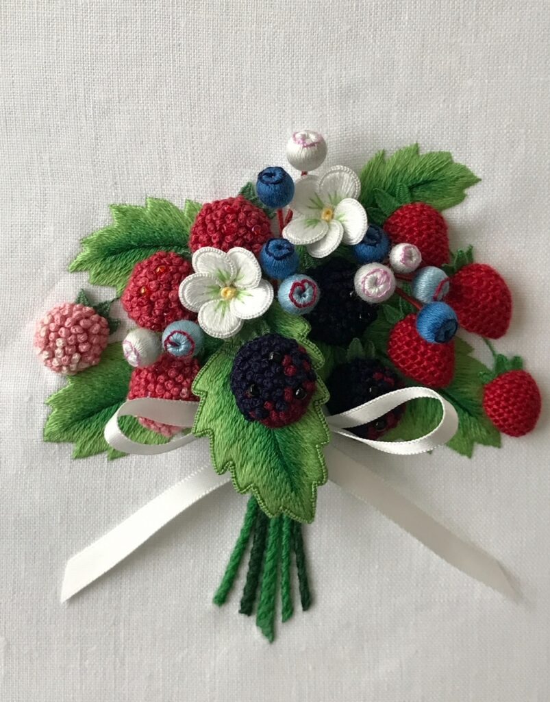 英国立体刺繍スタンプワーク（C.E.N.S.主宰 森本 さちこ 監修） – 町屋カルチャースクール